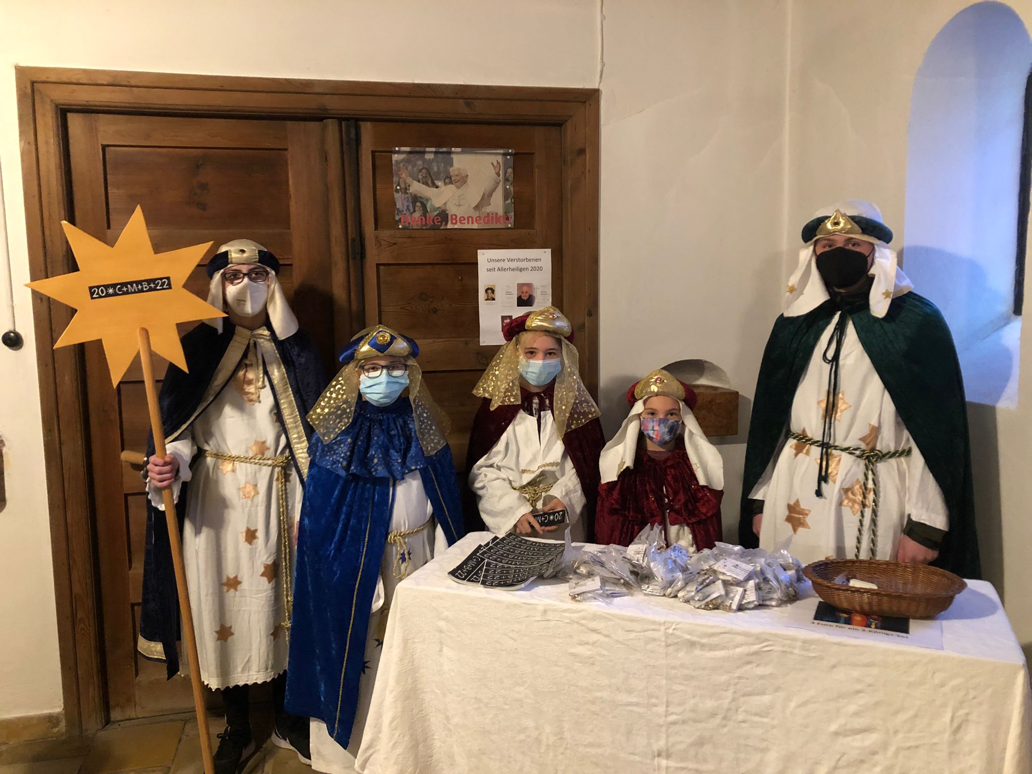 Sternsinger unterwegs in der Pfarrei Ottering • Pfarrei Ottering