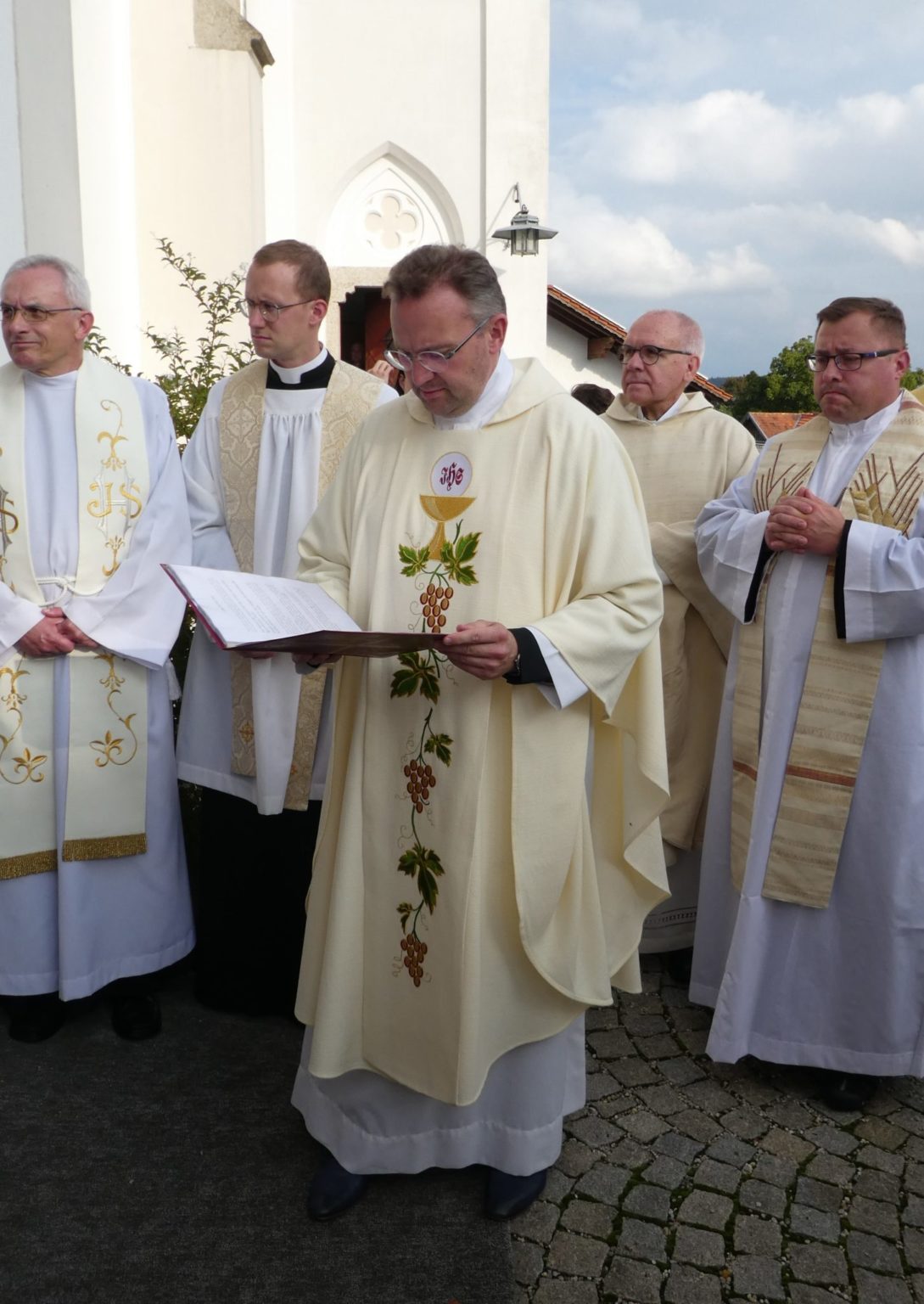 Feierliche Amtseinführung in Ottering: „Ich bin Ihr neuer Seelsorger“ • Pfarrei Ottering